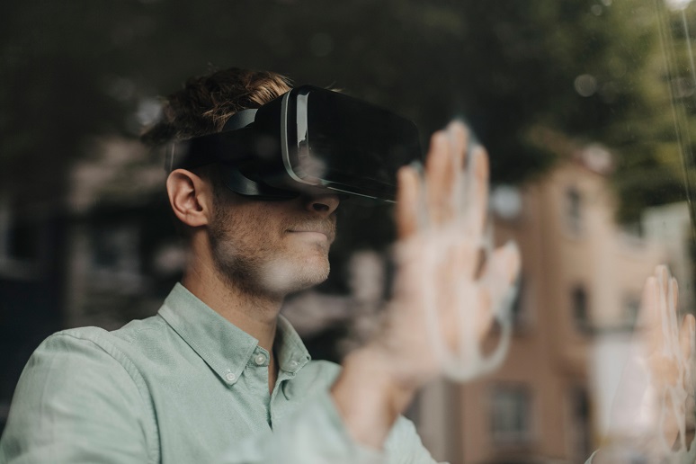 The Limits of VR | River Campus Libraries